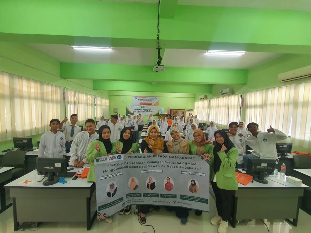 Pengmas Dosen Dan Mahasiswa Fakultas Ekonomi Dan Bisnis Universitas Yarsi Mengajar Di Sekolah 